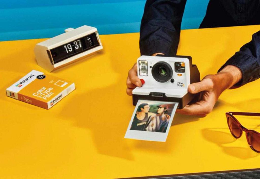 Polaroid fête son grand retour avec un nouvel appareil photo instantané